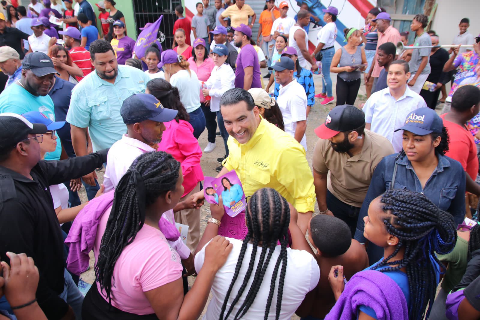 Luis Alberto inaugura Local PLD en Villa Liberación; realiza visitas ...