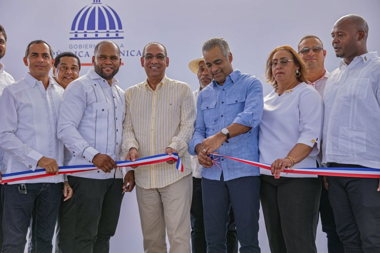 Ministro Deligne Ascención inaugura un puente peatonal y motorizado en ...
