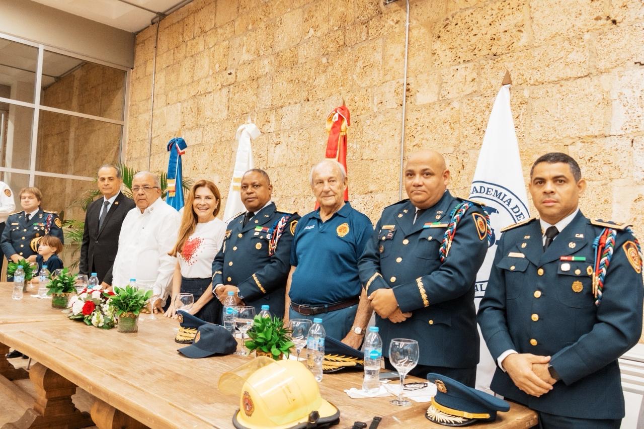Bomberos del DN gradúan la mayor promoción de la historia en el marco ...