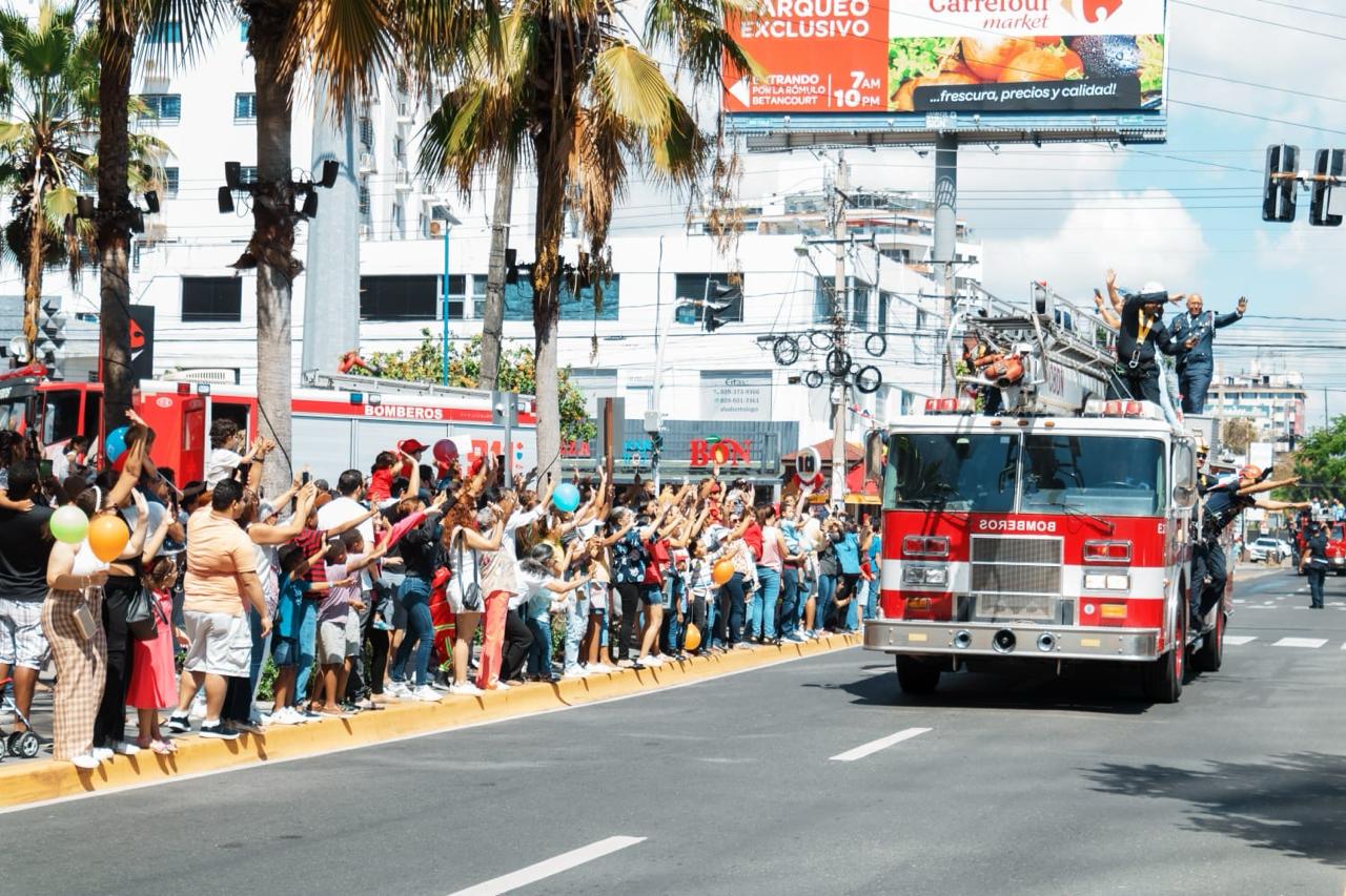 Bomberos del DN gradúan la mayor promoción de la historia en el marco ...