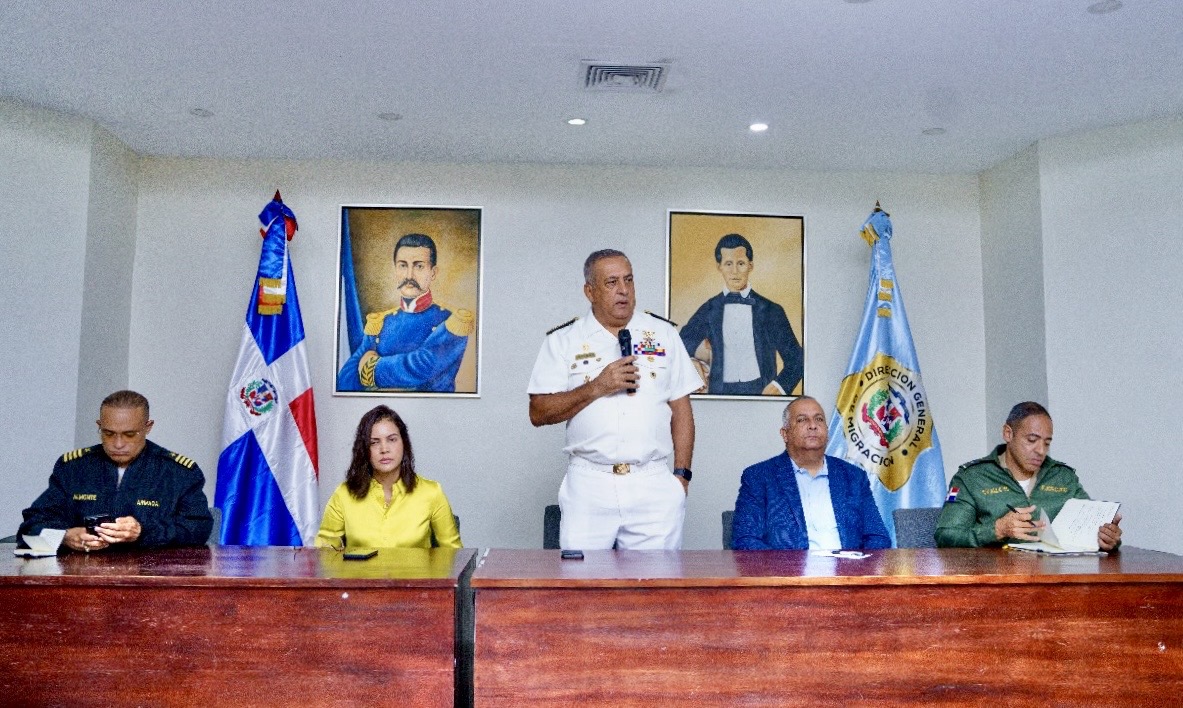 Vicealmirante Lee Ballester afirma eje principal será reforzar el ...