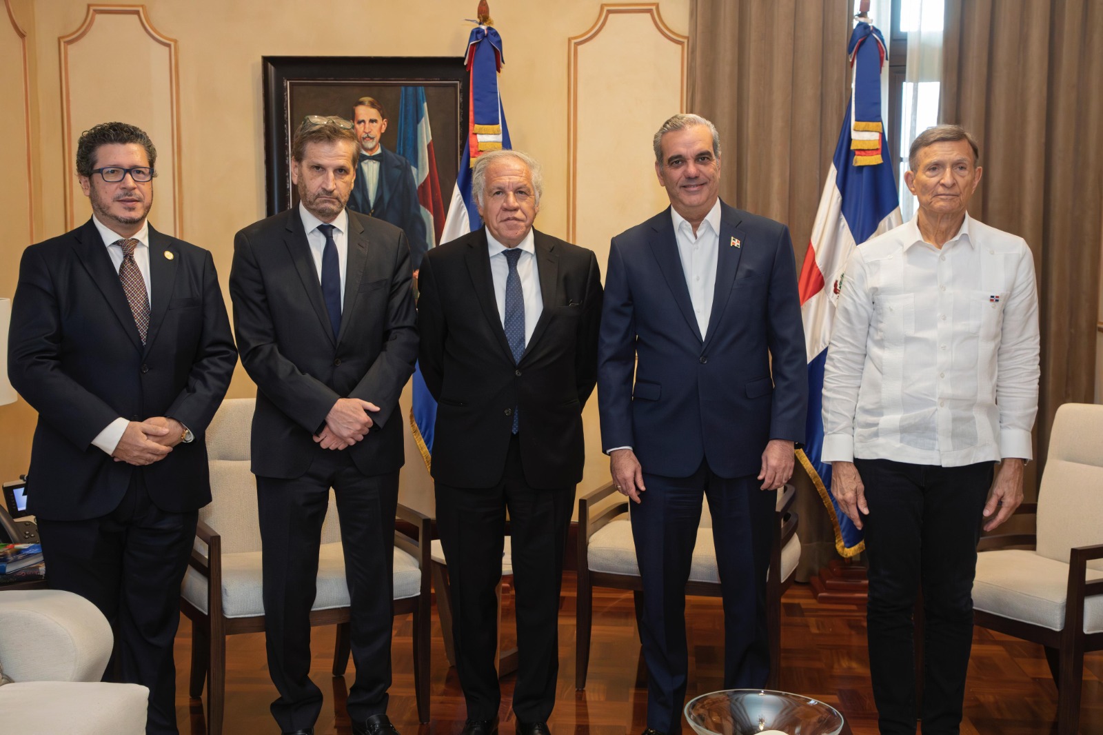 Presidente Abinader recibe en el Palacio Nacional al secretario general ...