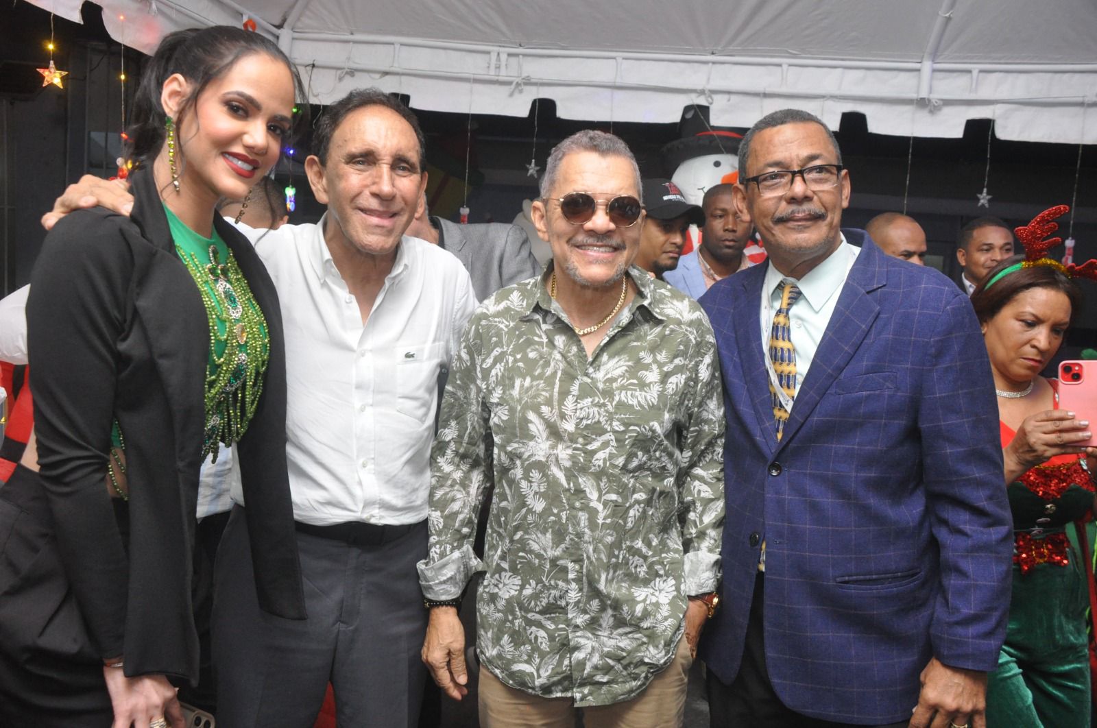 Dr. Cruz Jiminián da bienevenida a la Navidad con actividad en Cristo ...