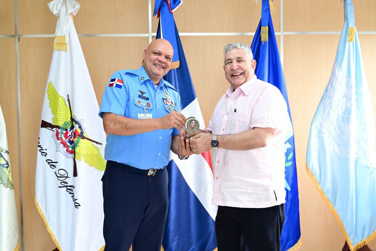 General de Brigada Piloto Enmanuel Souffront Tamayo, FARD recibe al ...