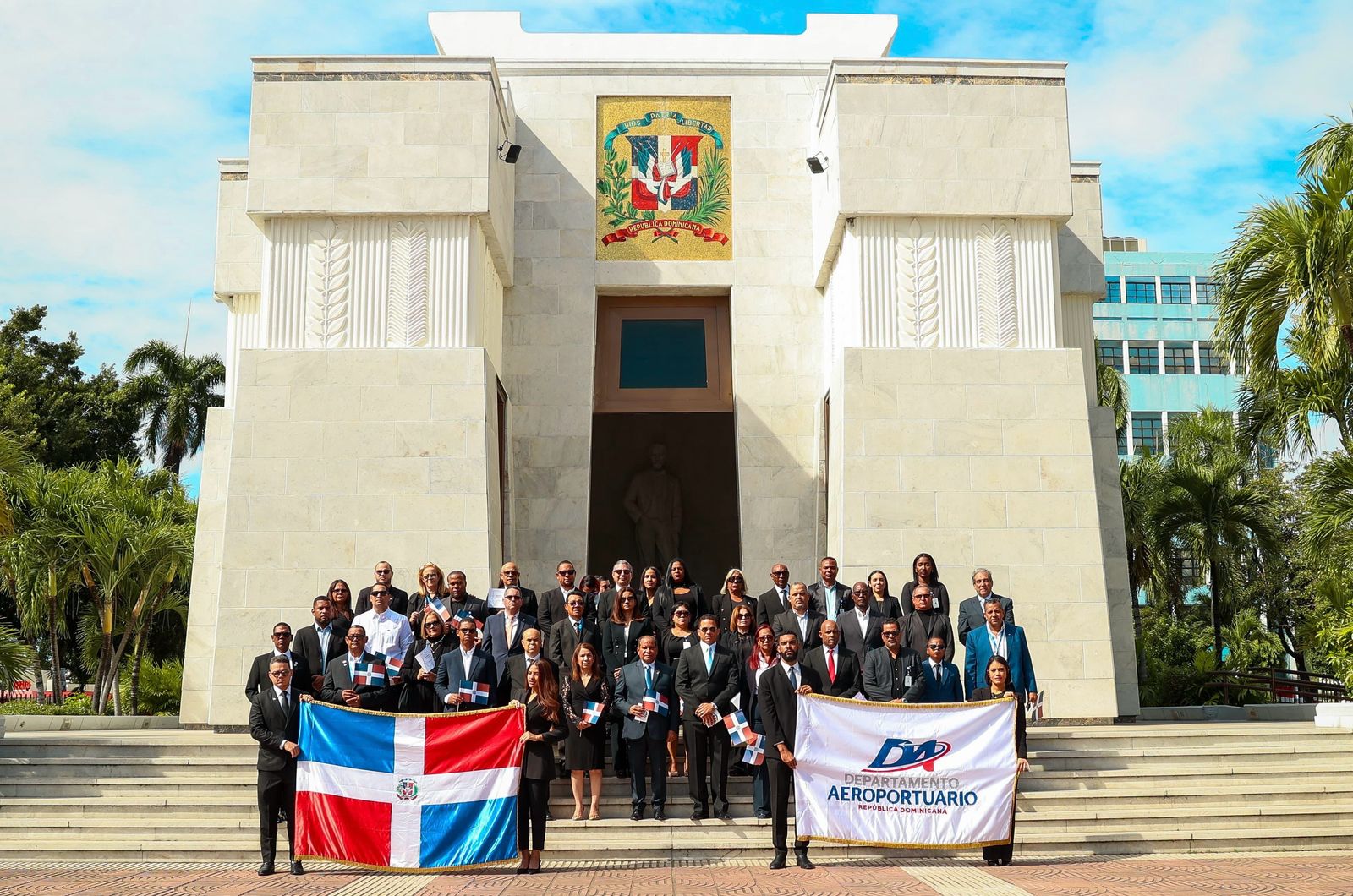 Departamento Aeroportuario rinde honor a héroes de la Patria con ...