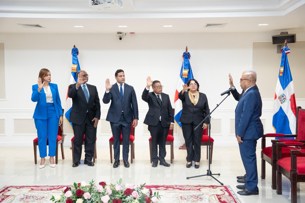 Senado de la República juramenta y posesiona a los nuevos miembros de ...