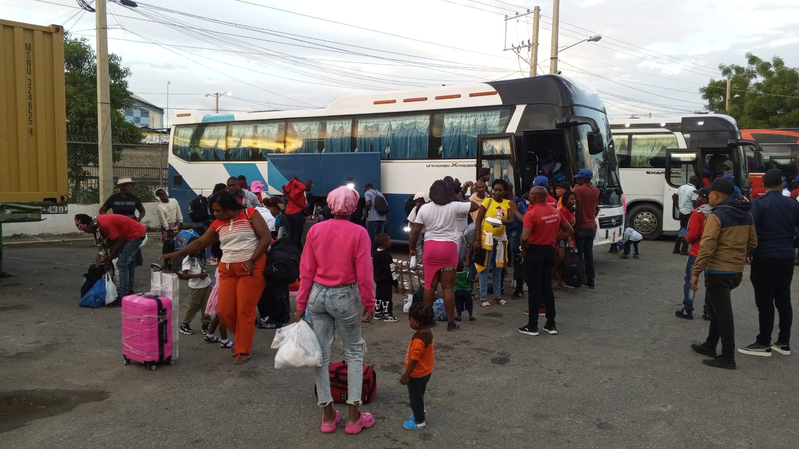 DGM apoya el egreso voluntario De 565 haitianos indocumentados ...