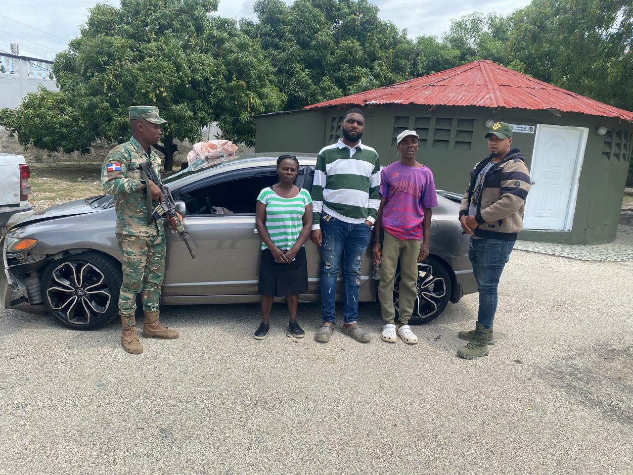 Conductor con indocumentados impacta contra una cabaña al intentar huir ...