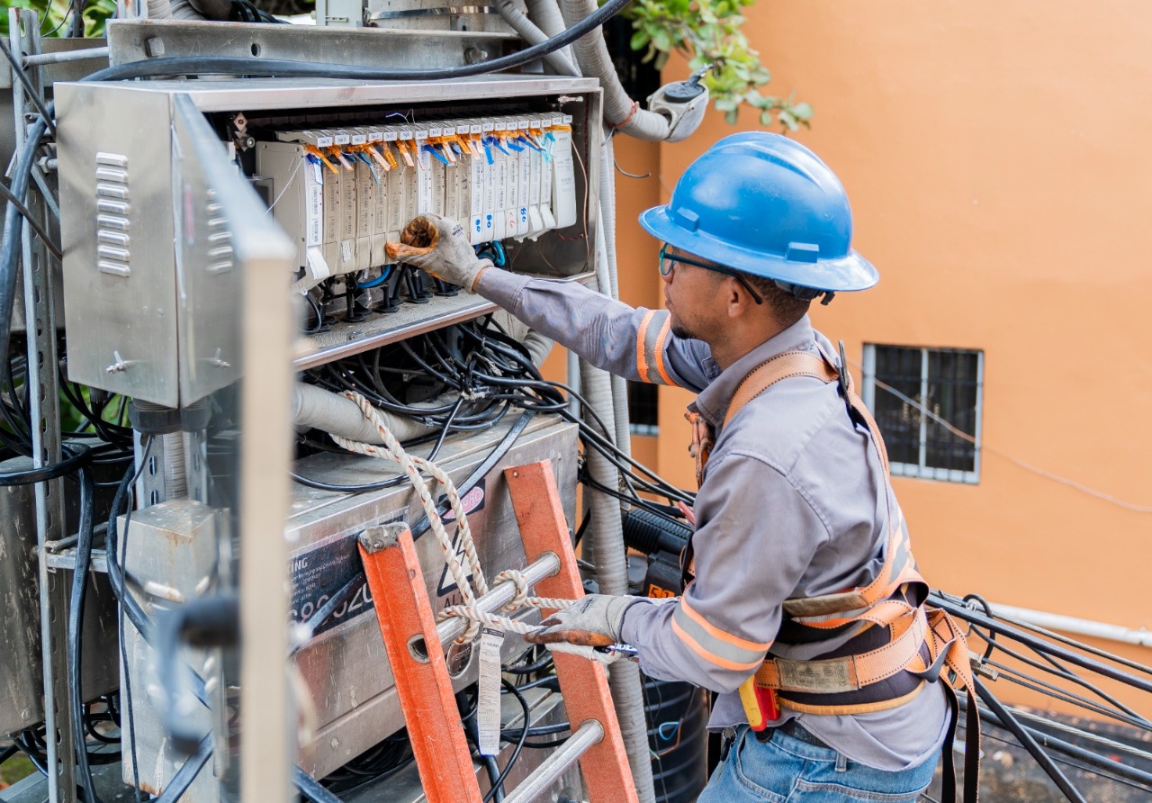 Edesur sanea más de 200 módulos de recargas y normaliza 2,500 clientes ...