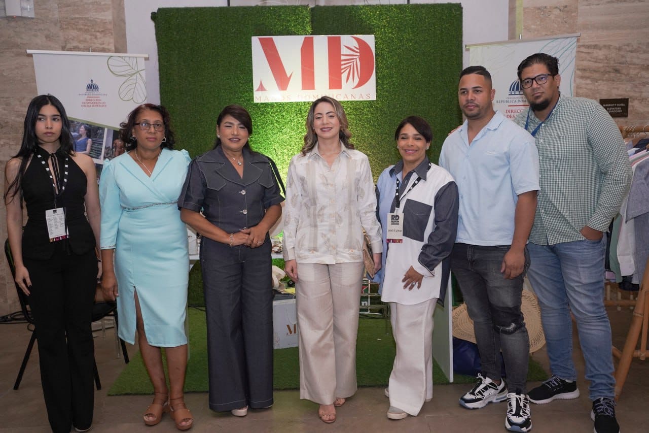 Presentan "Vestigio”, la nueva colección de la línea textil Cayena con ...